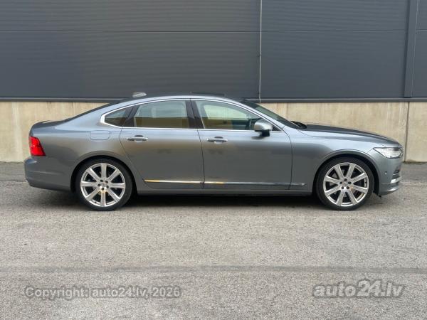 Pelēks Volvo S90 2016 Tallina, ar dzinēja tilpumu 2.00 L un nobraukumu 135 tūkst. km par 21900 €, foto 3 vietnē AUTOMOTO.COM.LV