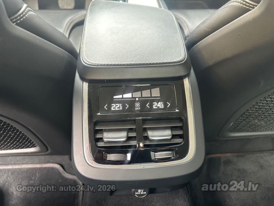 Pelēks Volvo S90 2016 Tallina, ar dzinēja tilpumu 2.00 L un nobraukumu 135 tūkst. km par 21900 €, foto 13 vietnē AUTOMOTO.COM.LV