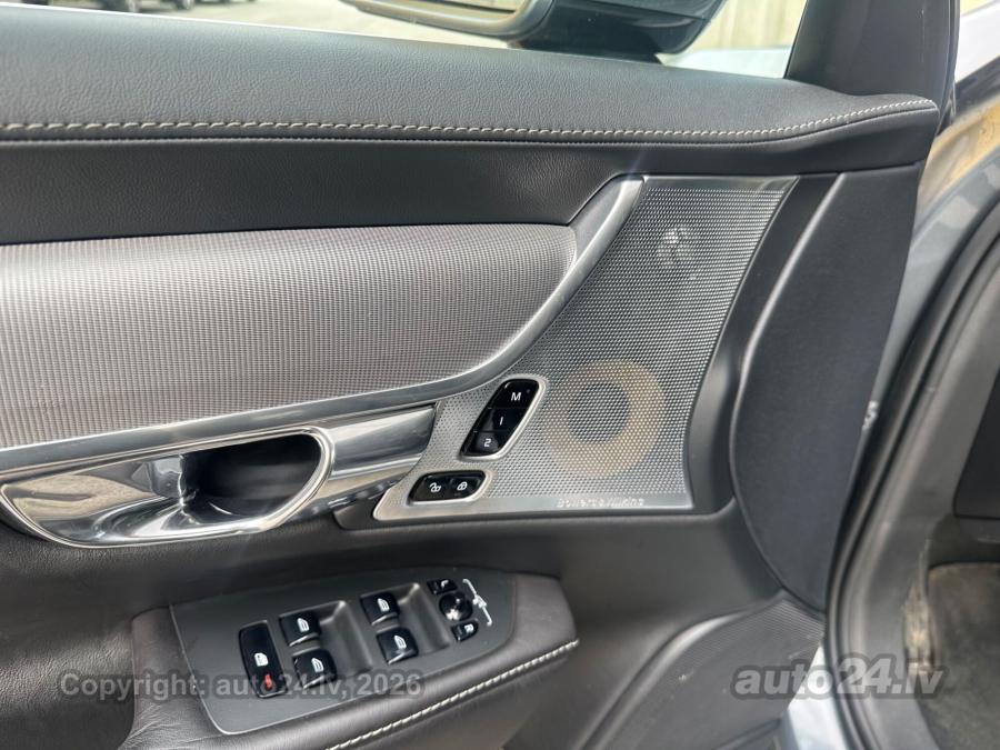 Pelēks Volvo S90 2016 Tallina, ar dzinēja tilpumu 2.00 L un nobraukumu 135 tūkst. km par 21900 €, foto 14 vietnē AUTOMOTO.COM.LV