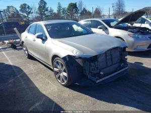 Grey Volvo S90 2017 in Vilnius, with an engine capacity of 1.97 L and mileage of 116 thousand km for 11200 €, photo 4 on AUTOMOTO.COM.LV