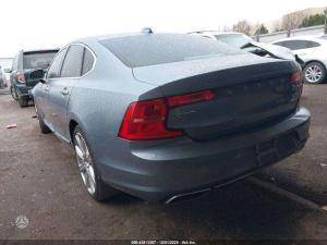 Grey Volvo S90 2017 in Vilnius, with an engine capacity of 2.00 L and mileage of 126 thousand km for 12200 €, photo 2 on AUTOMOTO.COM.LV