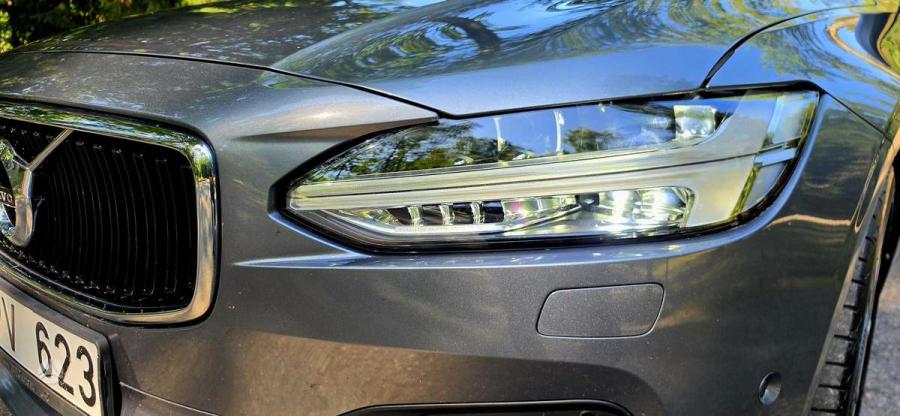 Pelēks Volvo S90 2017 Viļņa, ar dzinēja tilpumu 1.97 L un nobraukumu 170 tūkst. km par 17200 €, foto 5 vietnē AUTOMOTO.COM.LV