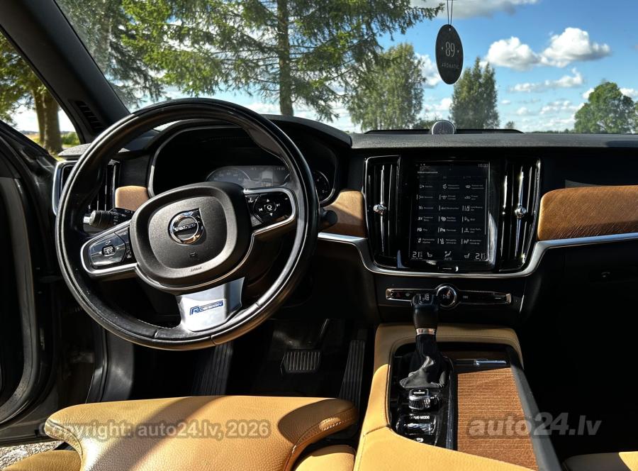 Grey Volvo S90 2017 in Tartu, with an engine capacity of 2.00 L and mileage of 194 thousand km for 18990 €, photo 7 on AUTOMOTO.COM.LV