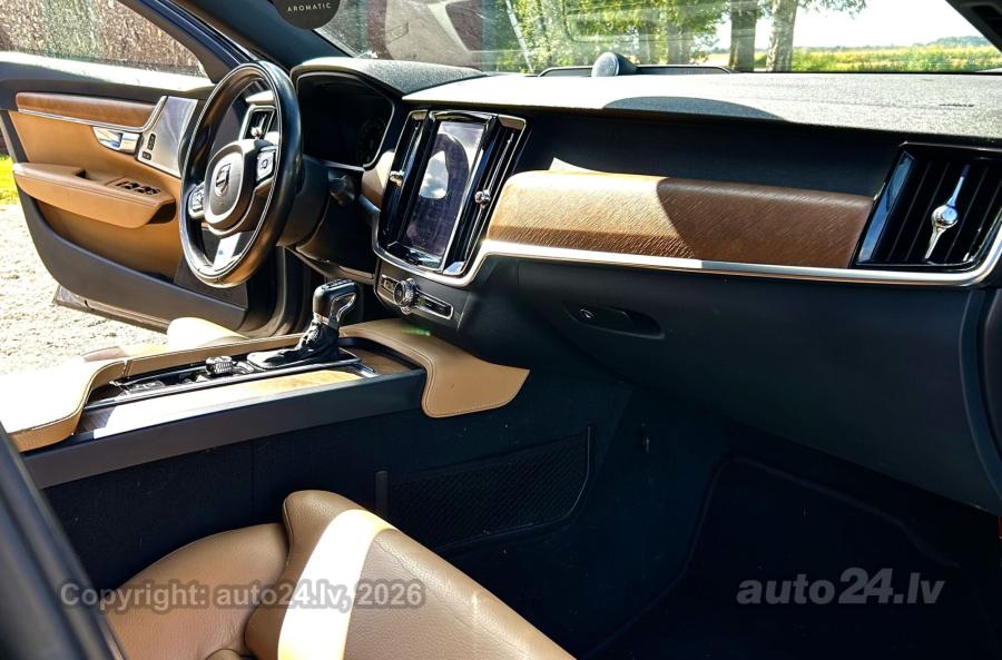Grey Volvo S90 2017 in Tartu, with an engine capacity of 2.00 L and mileage of 194 thousand km for 18990 €, photo 11 on AUTOMOTO.COM.LV