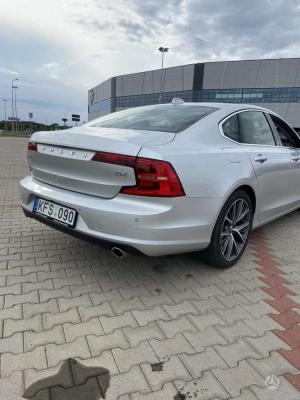 Grey Volvo S90 2017 in Vilnius, with an engine capacity of 1.97 L and mileage of 285 thousand km for 12999 €, photo 4 on AUTOMOTO.COM.LV