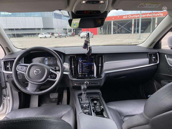 Grey Volvo S90 2017 in Vilnius, with an engine capacity of 1.97 L and mileage of 285 thousand km for 12999 €, photo 8 on AUTOMOTO.COM.LV