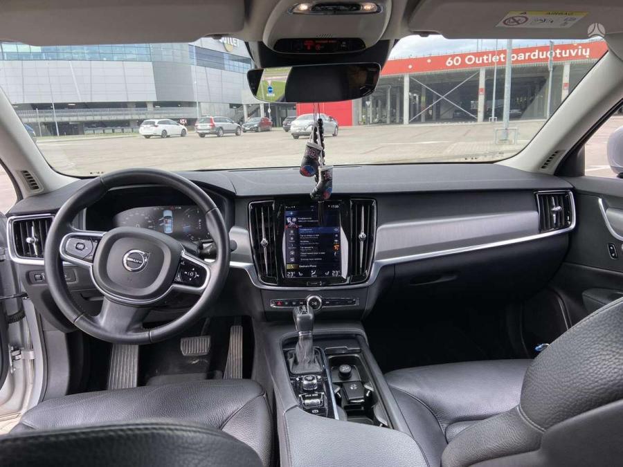 Grey Volvo S90 2017 in Vilnius, with an engine capacity of 1.97 L and mileage of 285 thousand km for 12999 €, photo 8 on AUTOMOTO.COM.LV