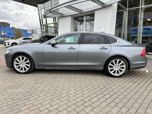 Grey Volvo S90 2018 in Siauliai, with an engine capacity of 1.97 L and mileage of 226 thousand km for 19900 €, photo 11 on AUTOMOTO.COM.LV