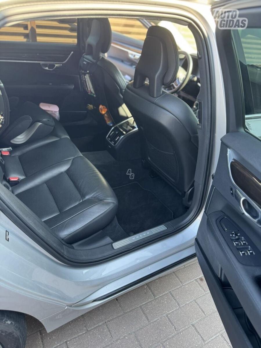 Серый Вольво С90 2018 в Каунас, объемом двигателя 2.00 л и пробегом 213 тыс. км за 17400 €, фото 7 на AUTOMOTO.COM.LV