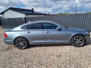Grey Volvo S90 2018 in Alytus, with an engine capacity of 1.97 L and mileage of 186 thousand km for 22900 €, photo 13 on AUTOMOTO.COM.LV