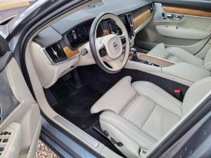 Grey Volvo S90 2018 in Alytus, with an engine capacity of 1.97 L and mileage of 186 thousand km for 22900 €, photo 19 on AUTOMOTO.COM.LV