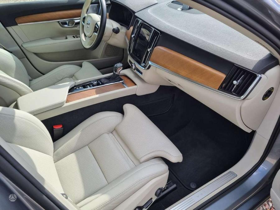 Grey Volvo S90 2018 in Alytus, with an engine capacity of 1.97 L and mileage of 186 thousand km for 22900 €, photo 20 on AUTOMOTO.COM.LV