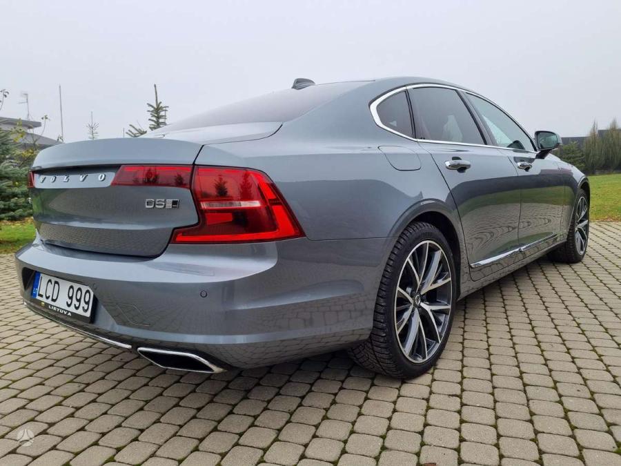 Pelēks Volvo S90 2018 Alīta, ar dzinēja tilpumu 1.97 L un nobraukumu 186 tūkst. km par 21900 €, foto 5 vietnē AUTOMOTO.COM.LV