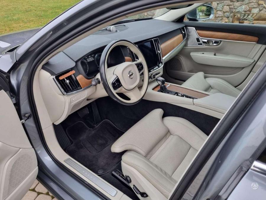 Pelēks Volvo S90 2018 Alīta, ar dzinēja tilpumu 1.97 L un nobraukumu 186 tūkst. km par 21900 €, foto 9 vietnē AUTOMOTO.COM.LV