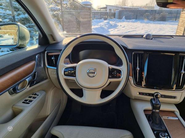 Grey Volvo S90 2018 in Alytus, with an engine capacity of 1.97 L and mileage of 186 thousand km for 19900 €, photo 10 on AUTOMOTO.COM.LV