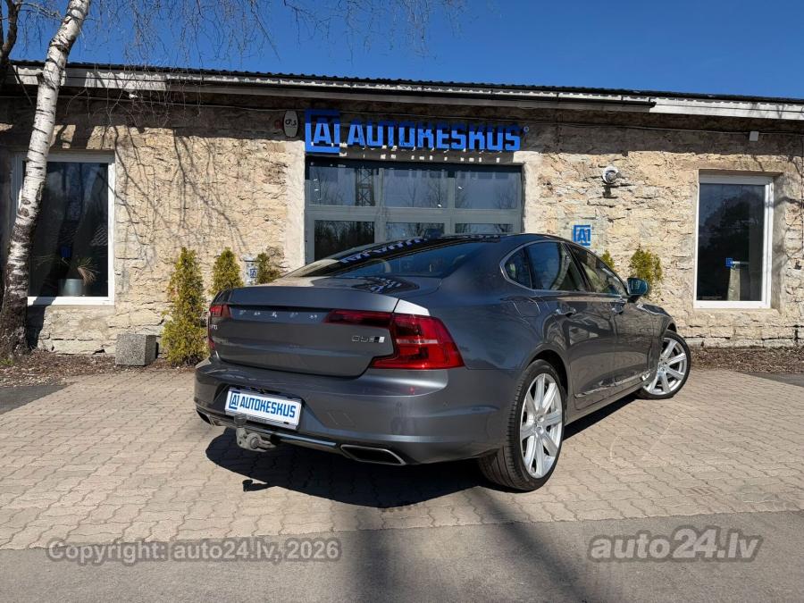 Grey Volvo S90 2018 in Tallinn, with an engine capacity of 2.00 L and mileage of 191 thousand km for 22990 €, photo 3 on AUTOMOTO.COM.LV
