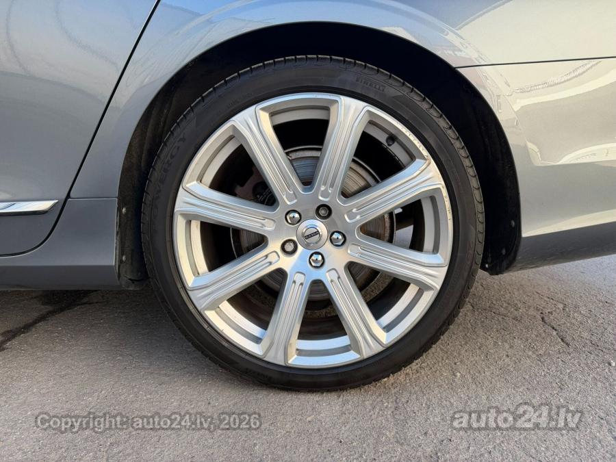 Grey Volvo S90 2018 in Tallinn, with an engine capacity of 2.00 L and mileage of 191 thousand km for 22990 €, photo 17 on AUTOMOTO.COM.LV