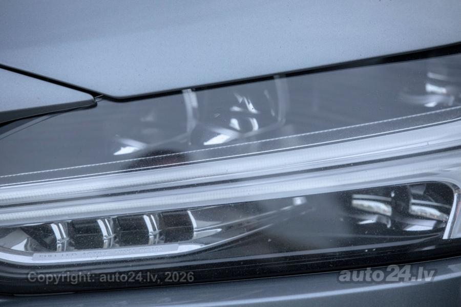 Grey Volvo S90 2018 in Tallinn, with an engine capacity of 2.00 L and mileage of 252 thousand km for 19300 €, photo 7 on AUTOMOTO.COM.LV