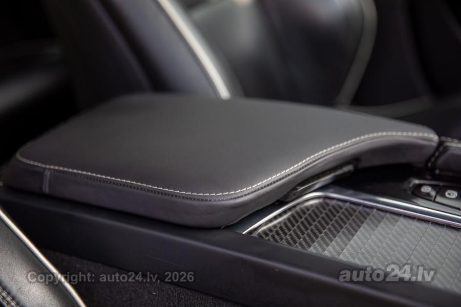 Grey Volvo S90 2018 in Tallinn, with an engine capacity of 2.00 L and mileage of 252 thousand km for 19300 €, photo 8 on AUTOMOTO.COM.LV