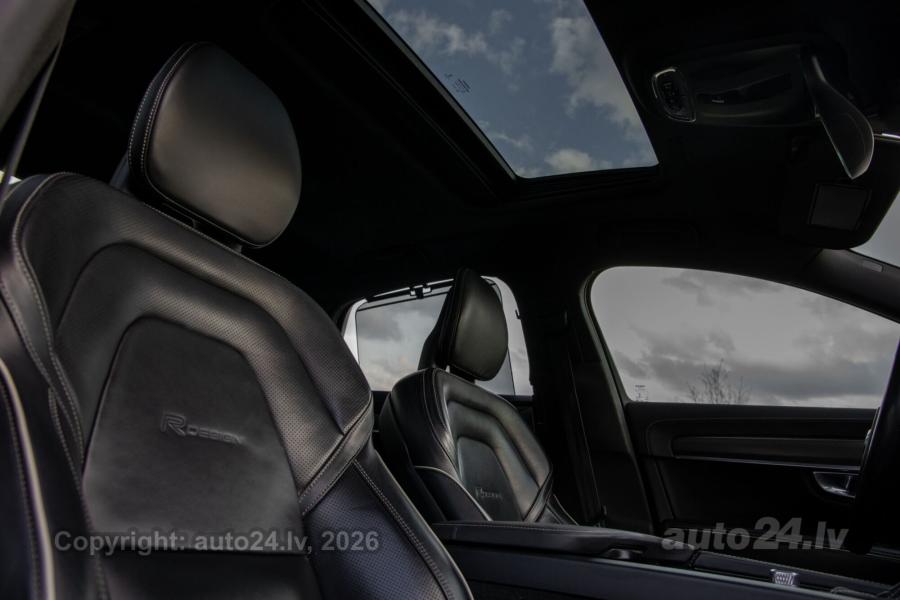 Grey Volvo S90 2018 in Tallinn, with an engine capacity of 2.00 L and mileage of 252 thousand km for 19300 €, photo 11 on AUTOMOTO.COM.LV