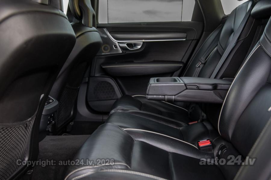 Grey Volvo S90 2018 in Tallinn, with an engine capacity of 2.00 L and mileage of 252 thousand km for 19300 €, photo 18 on AUTOMOTO.COM.LV