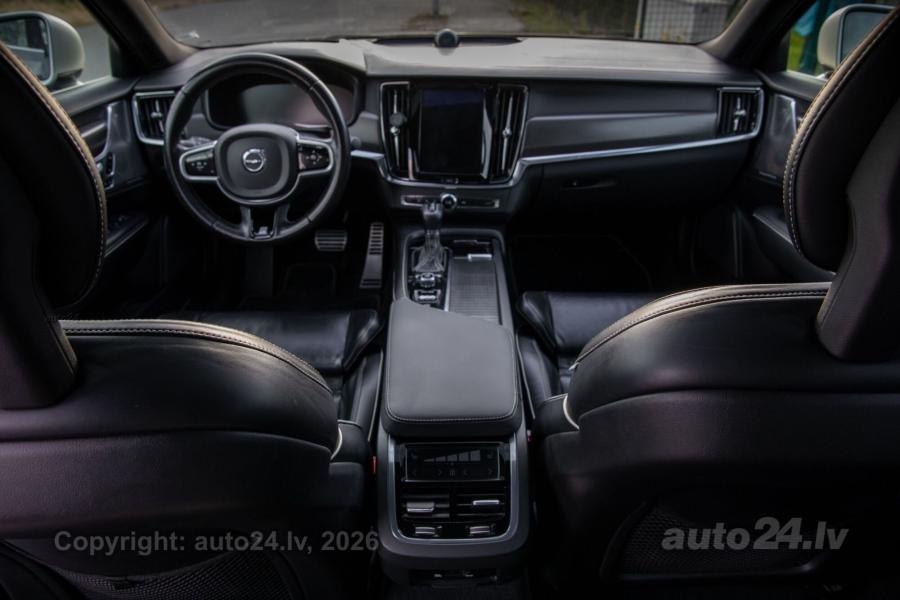 Grey Volvo S90 2018 in Tallinn, with an engine capacity of 2.00 L and mileage of 252 thousand km for 19300 €, photo 19 on AUTOMOTO.COM.LV