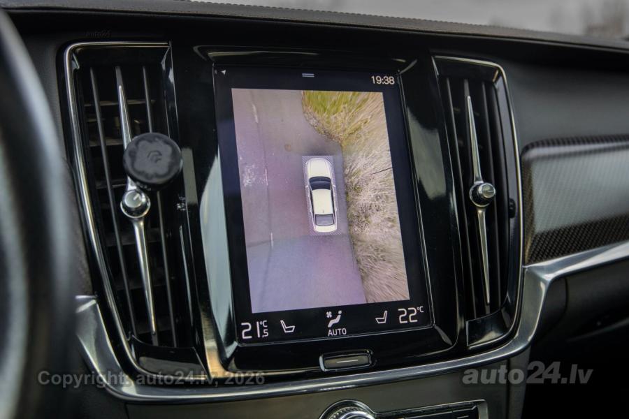 Grey Volvo S90 2018 in Tallinn, with an engine capacity of 2.00 L and mileage of 252 thousand km for 19300 €, photo 20 on AUTOMOTO.COM.LV