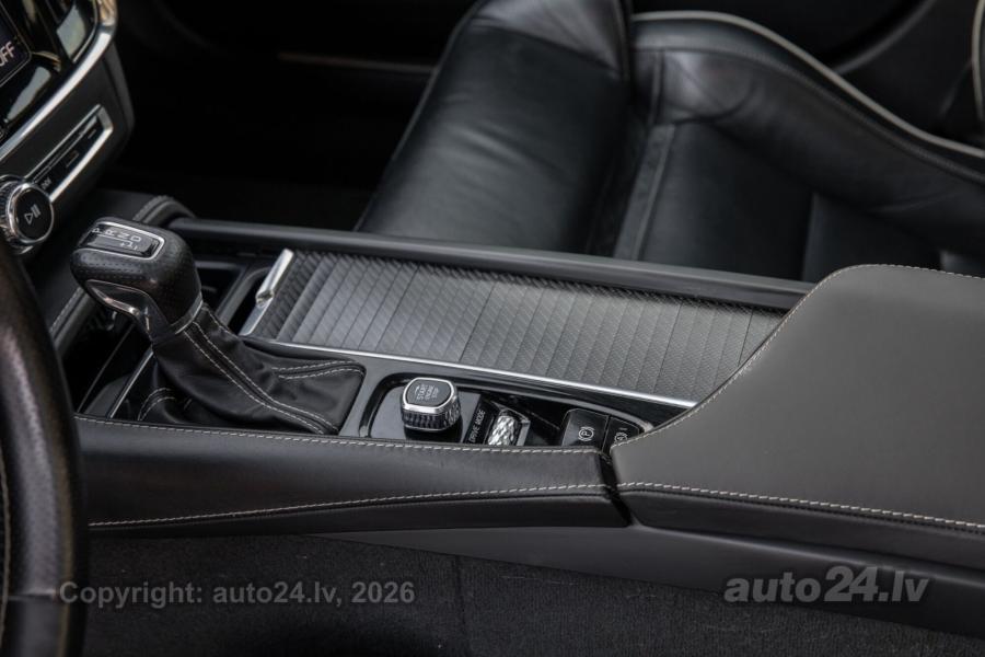 Grey Volvo S90 2018 in Tallinn, with an engine capacity of 2.00 L and mileage of 252 thousand km for 19300 €, photo 21 on AUTOMOTO.COM.LV
