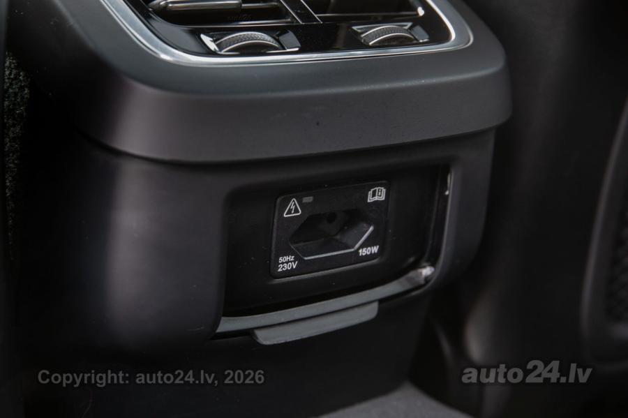 Grey Volvo S90 2018 in Tallinn, with an engine capacity of 2.00 L and mileage of 252 thousand km for 19300 €, photo 22 on AUTOMOTO.COM.LV