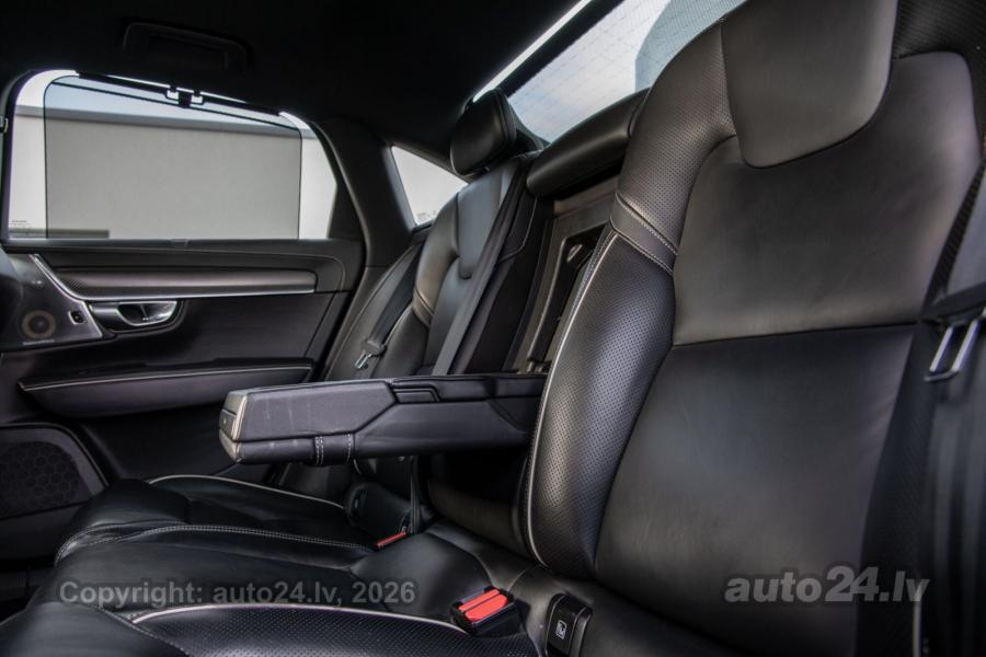 Grey Volvo S90 2018 in Tallinn, with an engine capacity of 2.00 L and mileage of 252 thousand km for 19300 €, photo 23 on AUTOMOTO.COM.LV