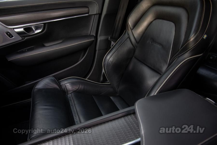 Grey Volvo S90 2018 in Tallinn, with an engine capacity of 2.00 L and mileage of 252 thousand km for 19300 €, photo 24 on AUTOMOTO.COM.LV
