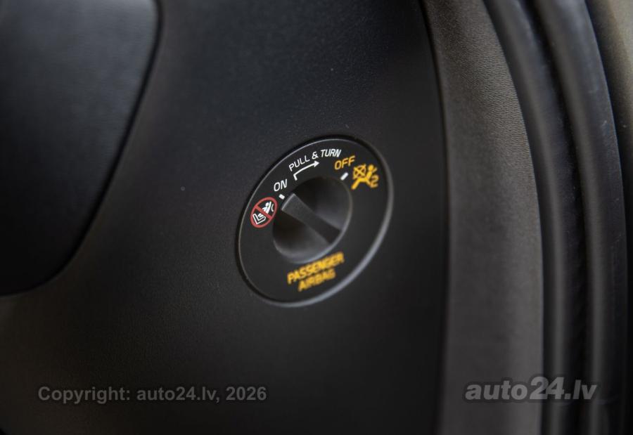Grey Volvo S90 2018 in Tallinn, with an engine capacity of 2.00 L and mileage of 252 thousand km for 19300 €, photo 27 on AUTOMOTO.COM.LV