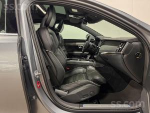 Grey Volvo S90 2018 in Jurmala, with an engine capacity of 2.00 L and mileage of 231 thousand km for 17995 €, photo 19 on AUTOMOTO.COM.LV