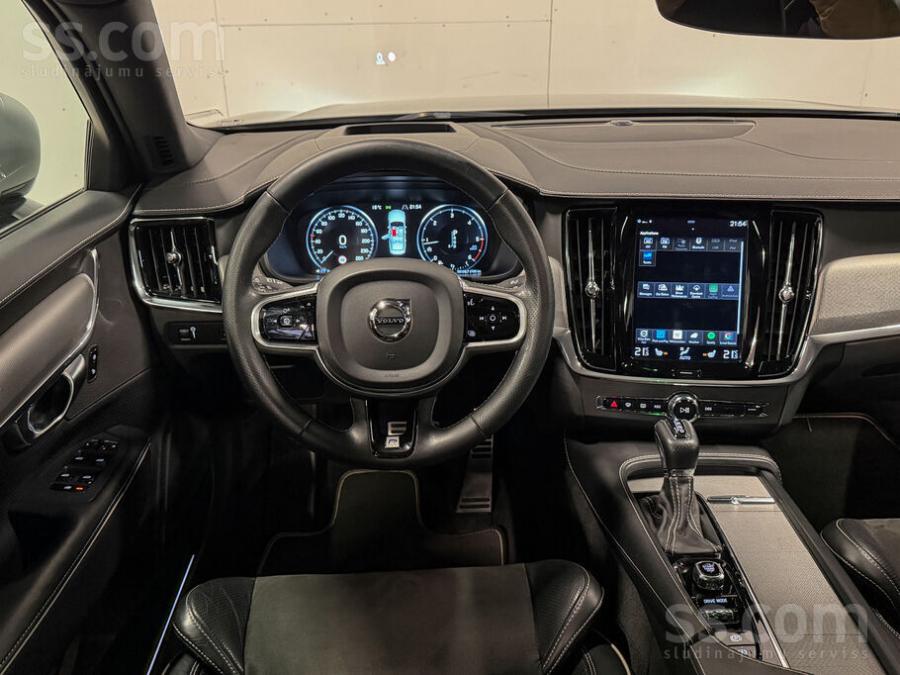 Grey Volvo S90 2018 in Jurmala, with an engine capacity of 2.00 L and mileage of 231 thousand km for 17995 €, photo 22 on AUTOMOTO.COM.LV