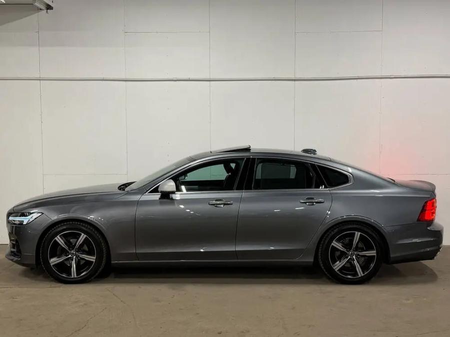 Grey Volvo S90 2018 in Jurmala, with an engine capacity of 2.00 L and mileage of 231 thousand km for 17995 €, photo 9 on AUTOMOTO.COM.LV