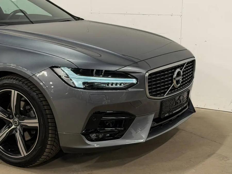 Grey Volvo S90 2018 in Jurmala, with an engine capacity of 2.00 L and mileage of 231 thousand km for 17995 €, photo 15 on AUTOMOTO.COM.LV