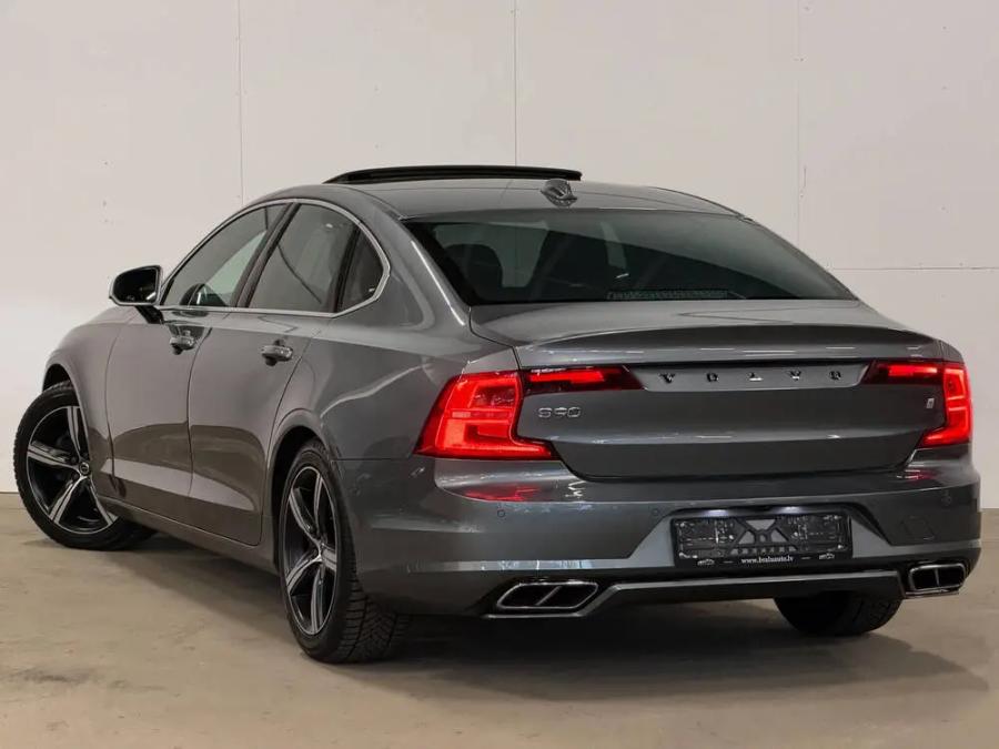 Grey Volvo S90 2018 in Jurmala, with an engine capacity of 2.00 L and mileage of 231 thousand km for 17995 €, photo 18 on AUTOMOTO.COM.LV