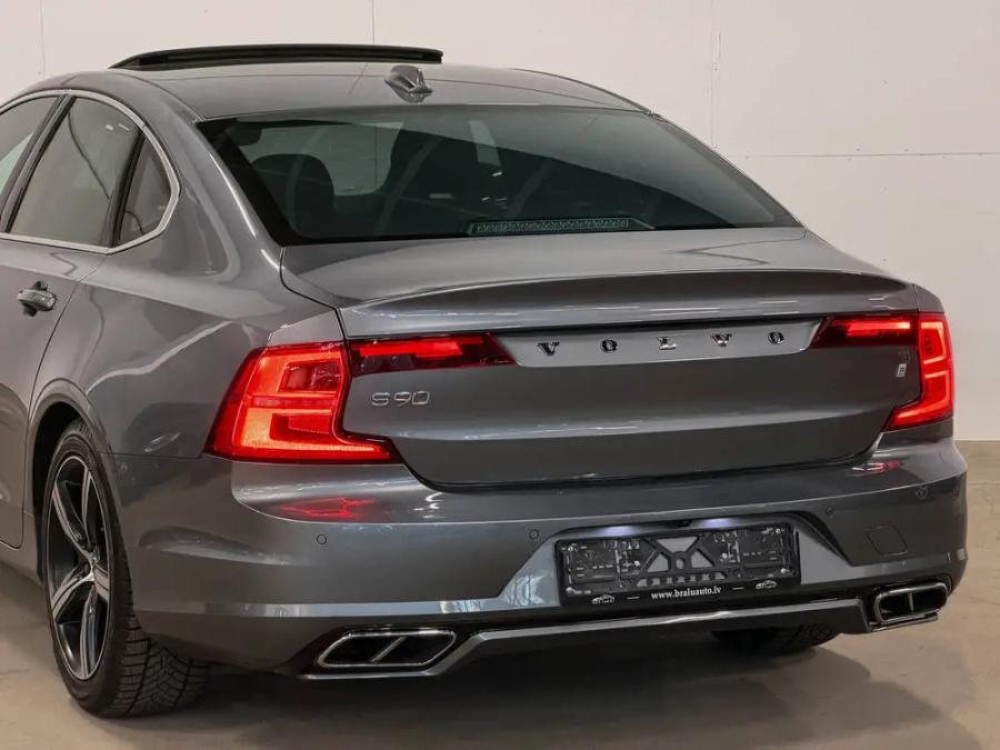 Grey Volvo S90 2018 in Jurmala, with an engine capacity of 2.00 L and mileage of 231 thousand km for 17995 €, photo 19 on AUTOMOTO.COM.LV