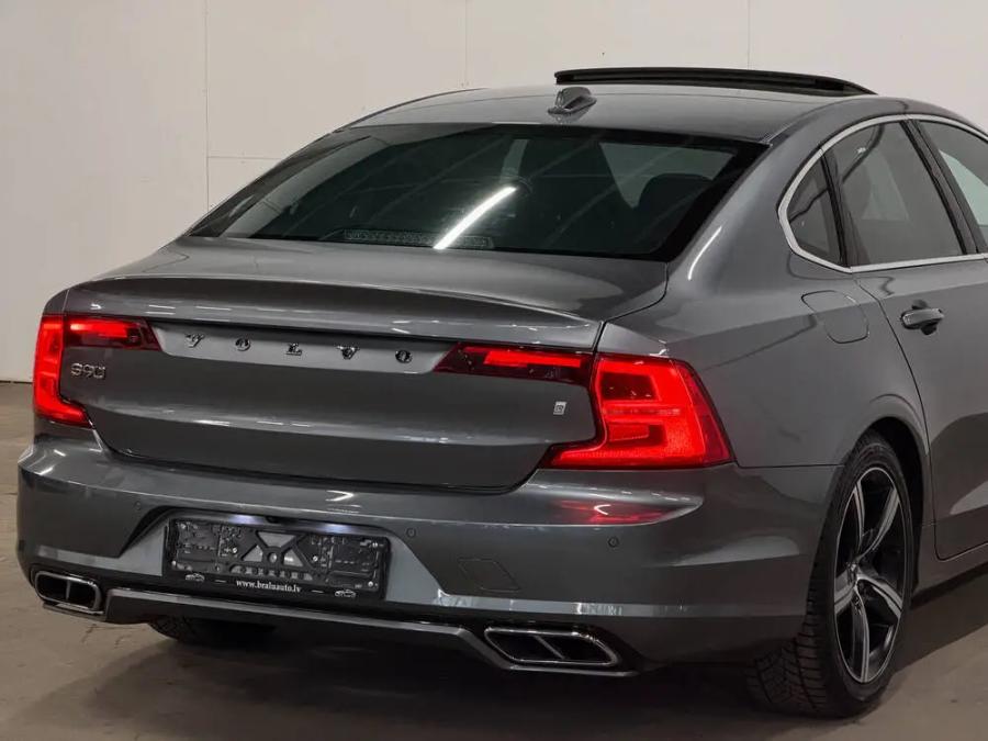 Grey Volvo S90 2018 in Jurmala, with an engine capacity of 2.00 L and mileage of 231 thousand km for 17995 €, photo 22 on AUTOMOTO.COM.LV