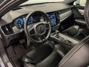 Grey Volvo S90 2018 in Jurmala, with an engine capacity of 2.00 L and mileage of 231 thousand km for 17995 €, photo 24 on AUTOMOTO.COM.LV