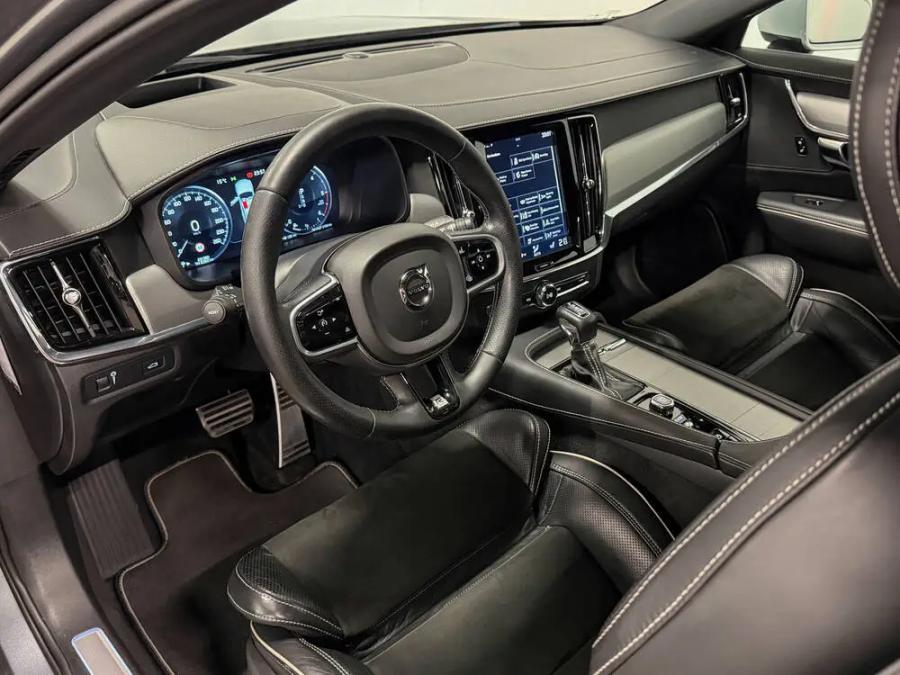 Grey Volvo S90 2018 in Jurmala, with an engine capacity of 2.00 L and mileage of 231 thousand km for 17995 €, photo 24 on AUTOMOTO.COM.LV