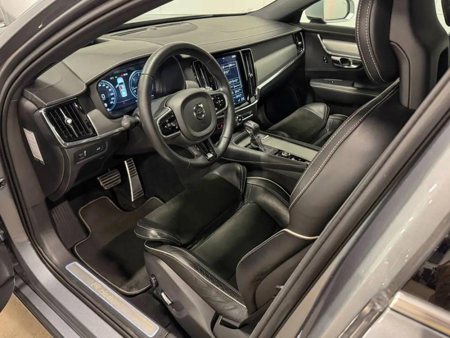 Grey Volvo S90 2018 in Jurmala, with an engine capacity of 2.00 L and mileage of 231 thousand km for 17995 €, photo 25 on AUTOMOTO.COM.LV