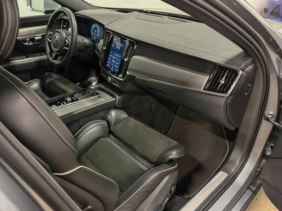 Grey Volvo S90 2018 in Jurmala, with an engine capacity of 2.00 L and mileage of 231 thousand km for 17995 €, photo 31 on AUTOMOTO.COM.LV