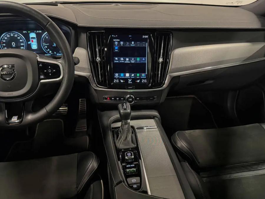 Grey Volvo S90 2018 in Jurmala, with an engine capacity of 2.00 L and mileage of 231 thousand km for 17995 €, photo 44 on AUTOMOTO.COM.LV