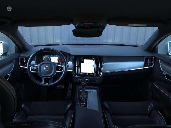 Grey Volvo S90 2018 in Kaunas, with an engine capacity of 2.00 L and mileage of 269 thousand km for 15750 €, photo 2 on AUTOMOTO.COM.LV