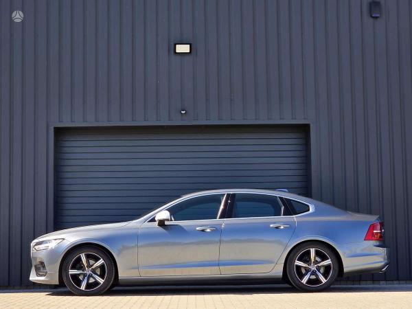 Grey Volvo S90 2018 in Kaunas, with an engine capacity of 2.00 L and mileage of 269 thousand km for 15750 €, photo 4 on AUTOMOTO.COM.LV