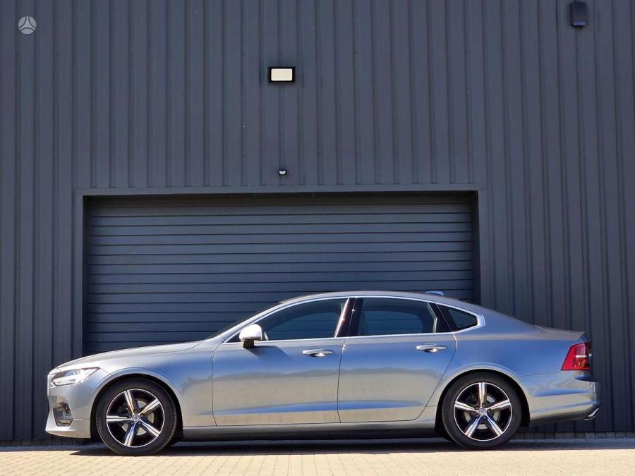 Grey Volvo S90 2018 in Kaunas, with an engine capacity of 2.00 L and mileage of 269 thousand km for 15750 €, photo 5 on AUTOMOTO.COM.LV