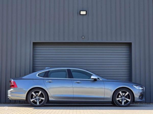 Grey Volvo S90 2018 in Kaunas, with an engine capacity of 2.00 L and mileage of 269 thousand km for 15750 €, photo 6 on AUTOMOTO.COM.LV
