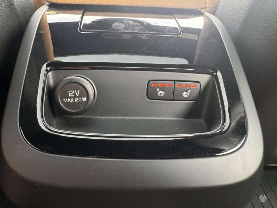 Grey Volvo S90 2018 in Kaunas, with an engine capacity of 1.97 L and mileage of 207 thousand km for 17900 €, photo 14 on AUTOMOTO.COM.LV