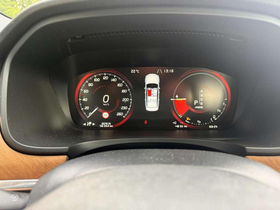 Grey Volvo S90 2018 in Kaunas, with an engine capacity of 1.97 L and mileage of 207 thousand km for 17900 €, photo 17 on AUTOMOTO.COM.LV
